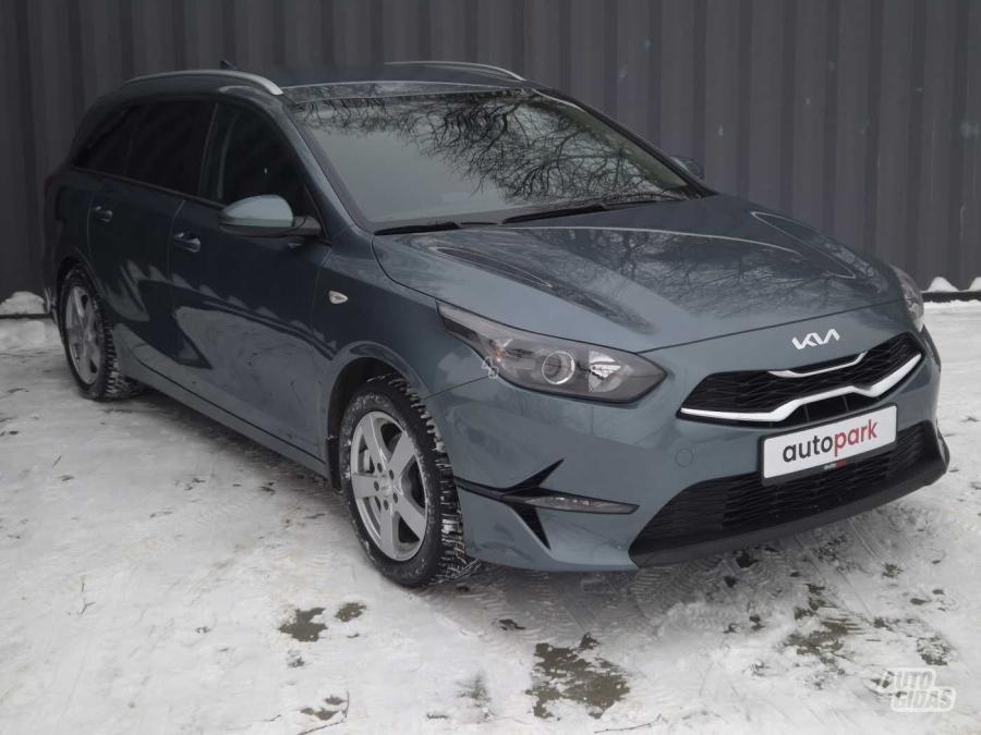 Pelēks Kia Ceed 2022 Viļņa, ar dzinēja tilpumu 1.50 L un nobraukumu 26 tūkst. km par 14900 €, foto 2 vietnē AUTOMOTO.COM.LV