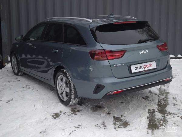 Grey Kia Ceed 2022 in Vilnius, with an engine capacity of 1.50 L and mileage of 26 thousand km for 14900 €, photo 4 on AUTOMOTO.COM.LV