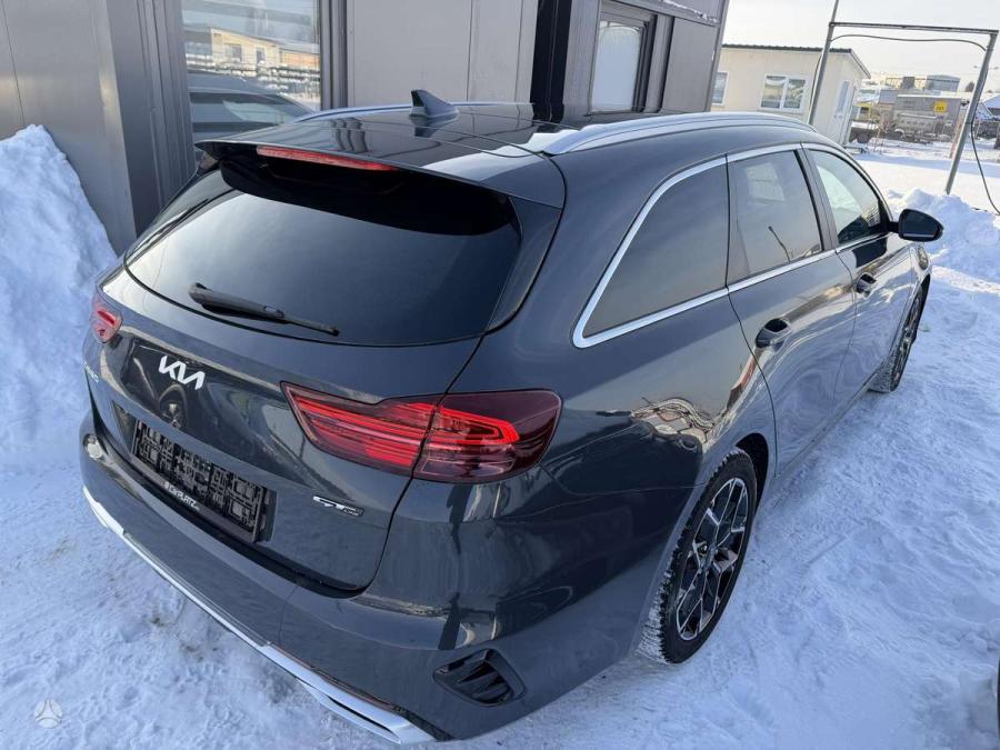 Grey Kia Ceed 2022 in Vilnius, with an engine capacity of 1.00 L and mileage of 181 thousand km for 12000 €, photo 5 on AUTOMOTO.COM.LV