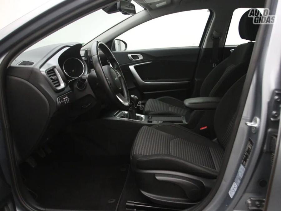 Grey Kia Ceed 2022 in Vilnius, with an engine capacity of 1.50 L and mileage of 218 thousand km for 10999 €, photo 5 on AUTOMOTO.COM.LV