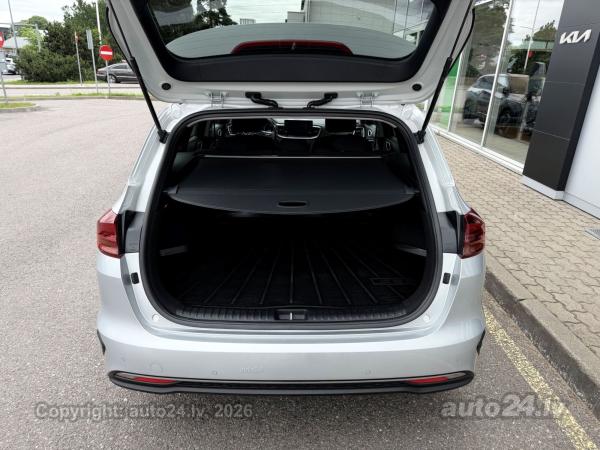 Pelēks Kia Ceed 2022 Tallina, ar dzinēja tilpumu 1.50 L un nobraukumu 58 tūkst. km par 17900 €, foto 6 vietnē AUTOMOTO.COM.LV