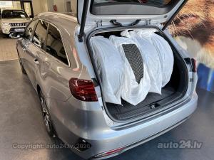 Grey Kia Ceed 2022 in Tallinn, with an engine capacity of 1.60 L and mileage of 93 thousand km for 16500 €, photo 5 on AUTOMOTO.COM.LV