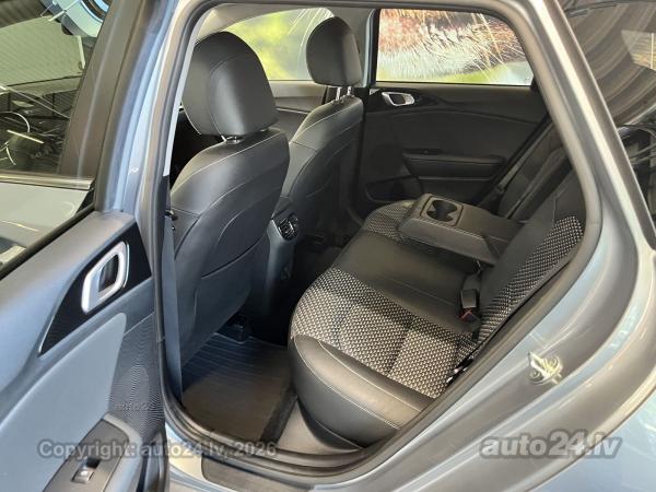 Grey Kia Ceed 2022 in Tallinn, with an engine capacity of 1.60 L and mileage of 93 thousand km for 16500 €, photo 6 on AUTOMOTO.COM.LV