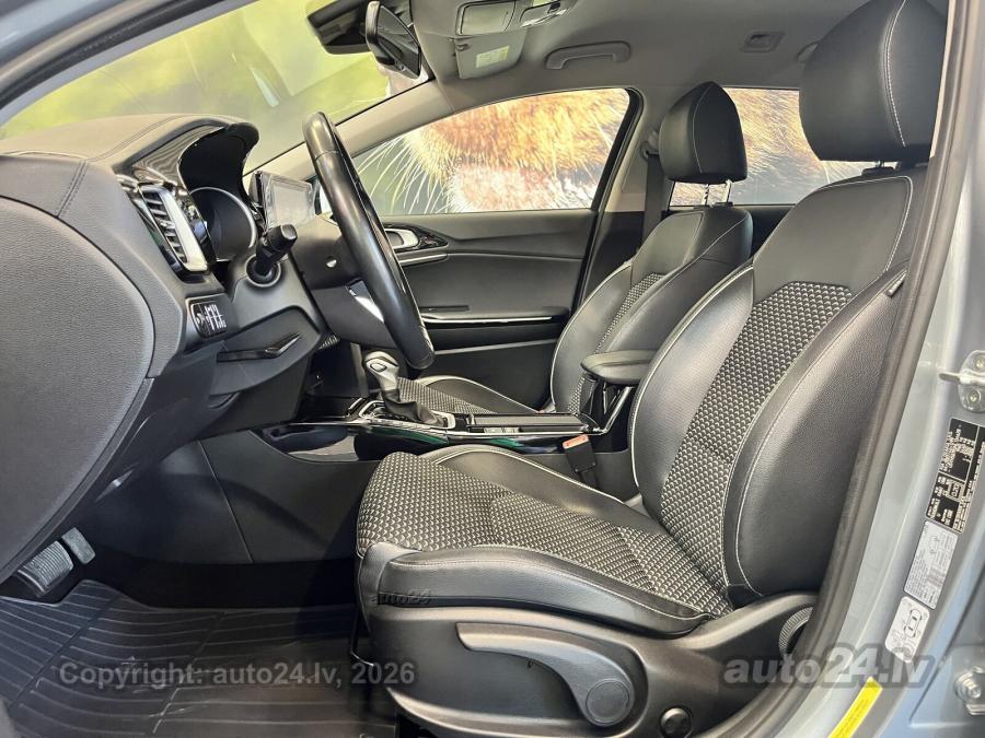 Grey Kia Ceed 2022 in Tallinn, with an engine capacity of 1.60 L and mileage of 93 thousand km for 16500 €, photo 9 on AUTOMOTO.COM.LV