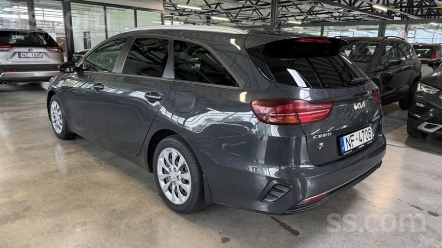 Grey Kia Ceed 2022 in Riga, with an engine capacity of 1.00 L and mileage of 126 thousand km for 10900 €, photo 4 on AUTOMOTO.COM.LV