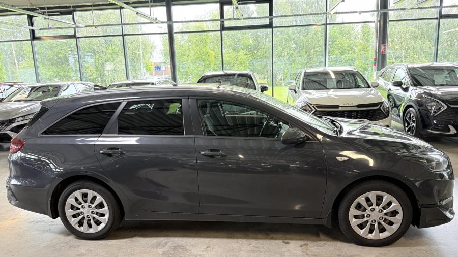 Grey Kia Ceed 2022 in Riga, with an engine capacity of 1.00 L and mileage of 126 thousand km for 1090000 €, photo 5 on AUTOMOTO.COM.LV