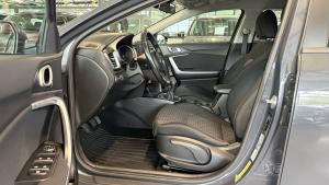 Grey Kia Ceed 2022 in Riga, with an engine capacity of 1.00 L and mileage of 126 thousand km for 1090000 €, photo 10 on AUTOMOTO.COM.LV