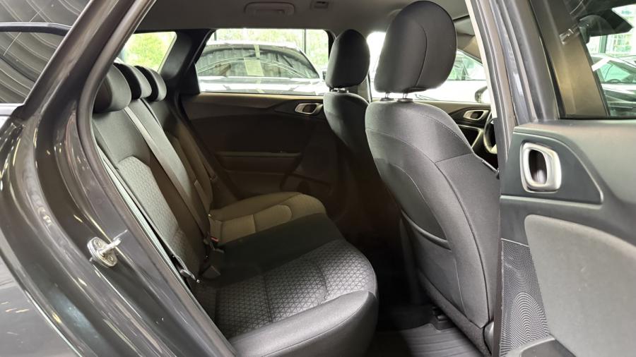 Grey Kia Ceed 2022 in Riga, with an engine capacity of 1.00 L and mileage of 126 thousand km for 1090000 €, photo 14 on AUTOMOTO.COM.LV