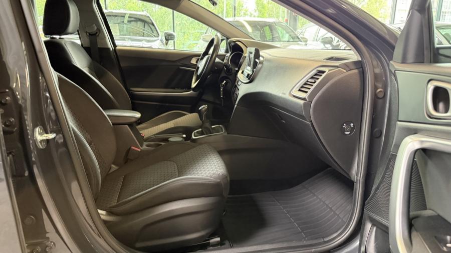 Grey Kia Ceed 2022 in Riga, with an engine capacity of 1.00 L and mileage of 126 thousand km for 1090000 €, photo 15 on AUTOMOTO.COM.LV