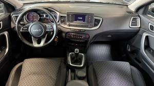 Grey Kia Ceed 2022 in Riga, with an engine capacity of 1.00 L and mileage of 126 thousand km for 1090000 €, photo 16 on AUTOMOTO.COM.LV