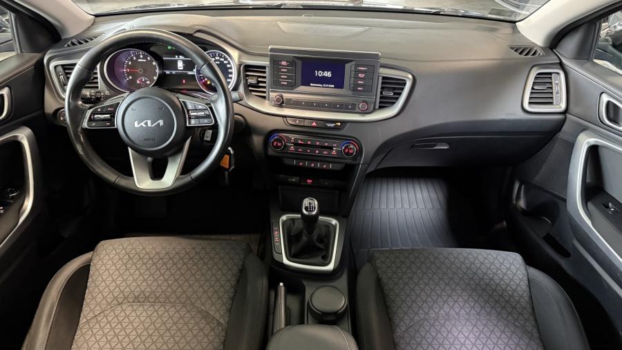 Grey Kia Ceed 2022 in Riga, with an engine capacity of 1.00 L and mileage of 126 thousand km for 1090000 €, photo 16 on AUTOMOTO.COM.LV