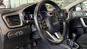 Grey Kia Ceed 2022 in Riga, with an engine capacity of 1.00 L and mileage of 126 thousand km for 1090000 €, photo 17 on AUTOMOTO.COM.LV