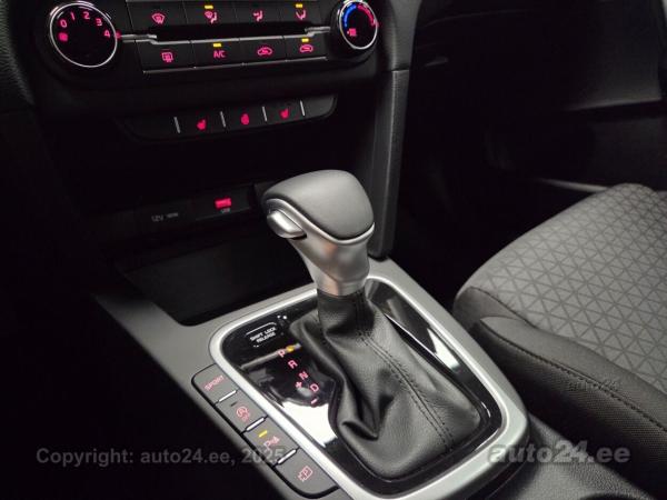 Grey Kia Ceed 2023 in Tallinn, with an engine capacity of 1.50 L and mileage of 25 thousand km for 17900 €, photo 11 on AUTOMOTO.COM.LV