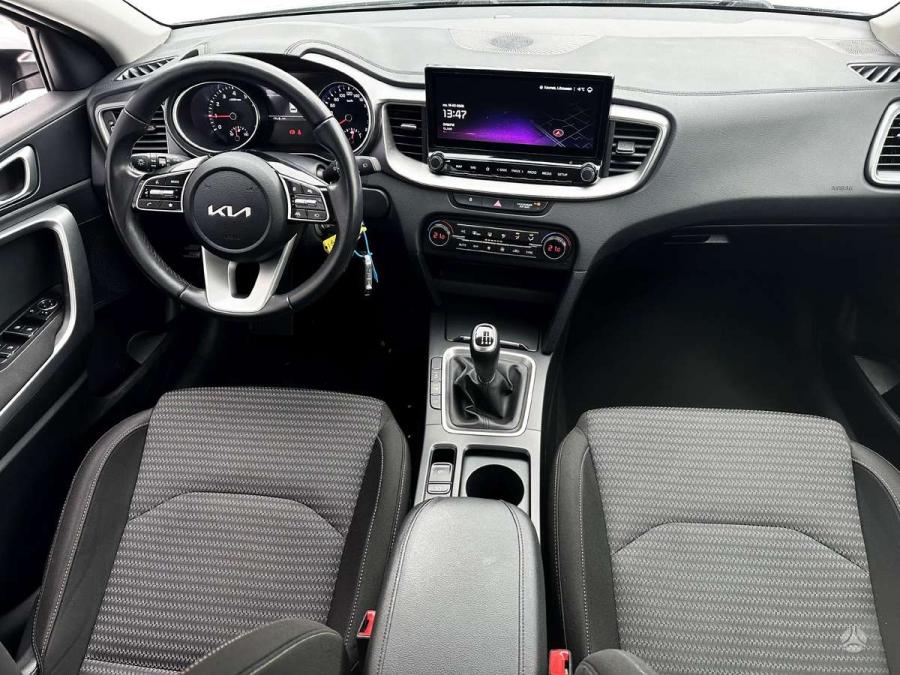 Grey Kia Ceed 2023 in Kaunas, with an engine capacity of 1.00 L and mileage of 171 thousand km for 10800 €, photo 8 on AUTOMOTO.COM.LV