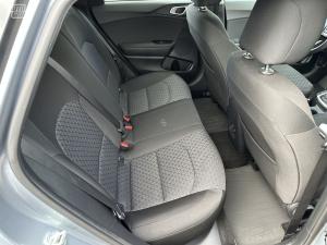Pelēks Kia Ceed 2023 Avižieniai, ar dzinēja tilpumu 1.50 L un nobraukumu 115 tūkst. km par 16950 €, foto 6 vietnē AUTOMOTO.COM.LV