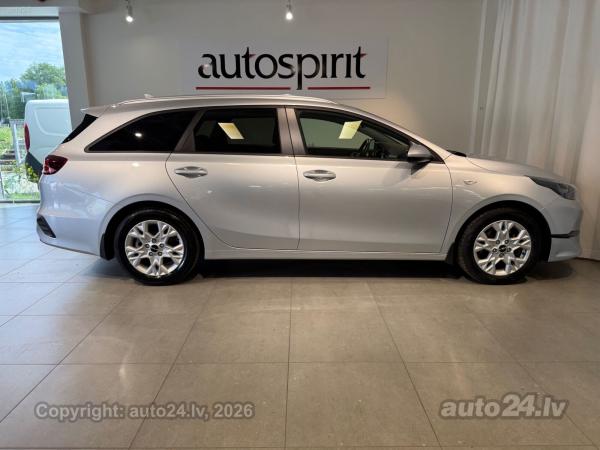 Grey Kia Ceed 2023 in Tallinn, with an engine capacity of 1.50 L and mileage of 45 thousand km for 19990 €, photo 4 on AUTOMOTO.COM.LV