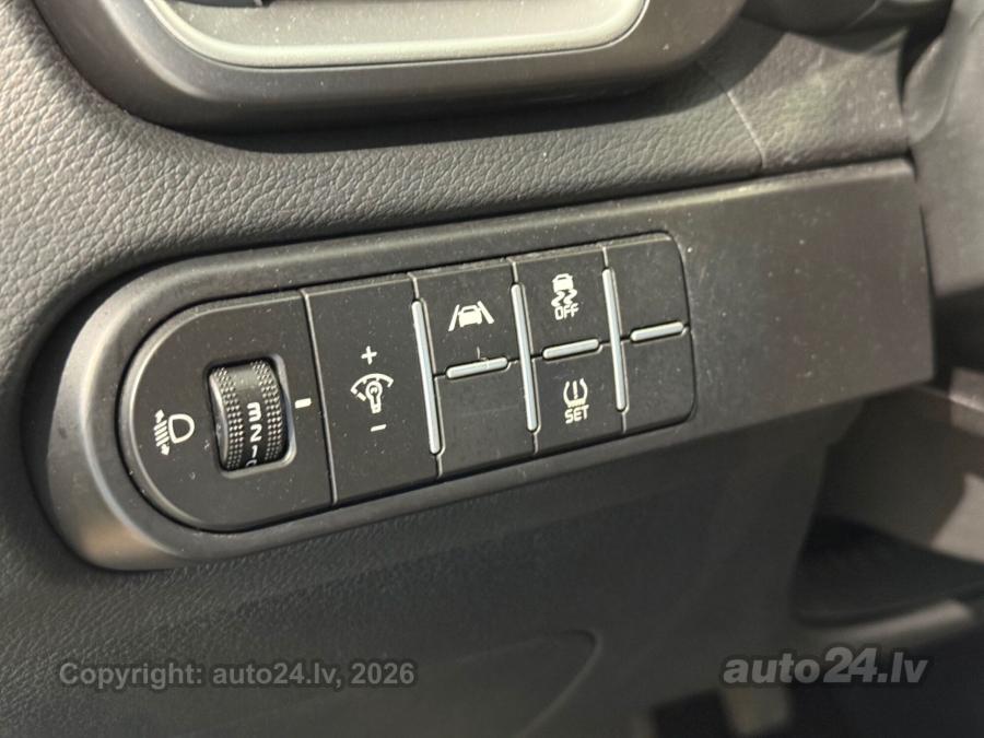 Pelēks Kia Ceed 2023 Tallina, ar dzinēja tilpumu 1.50 L un nobraukumu 45 tūkst. km par 19990 €, foto 13 vietnē AUTOMOTO.COM.LV