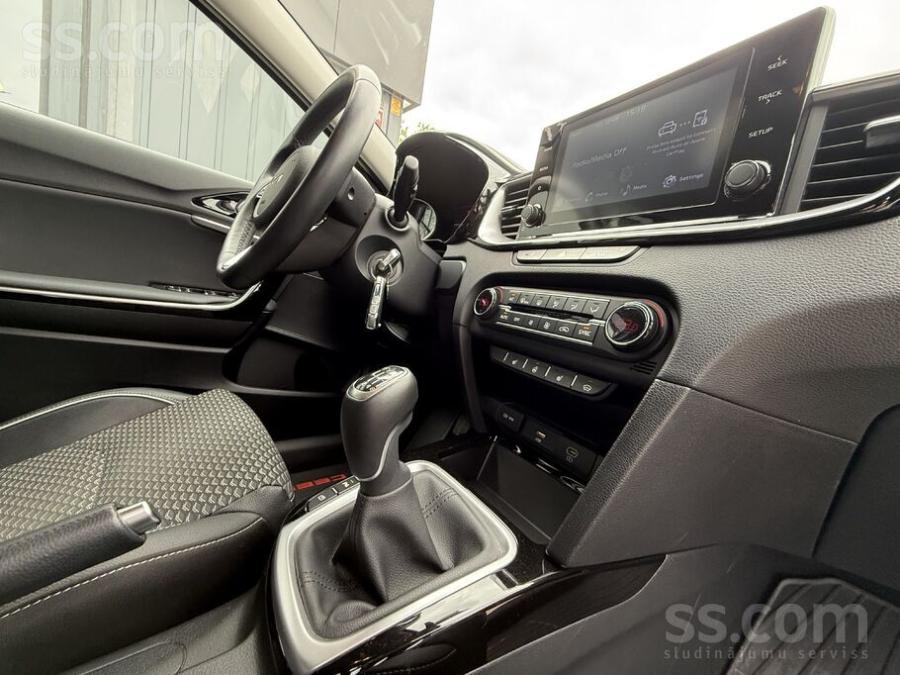 Pelēks Kia Ceed 2023 Jelgava, ar dzinēja tilpumu 1.50 L un nobraukumu 67 tūkst. km par 14900 €, foto 17 vietnē AUTOMOTO.COM.LV