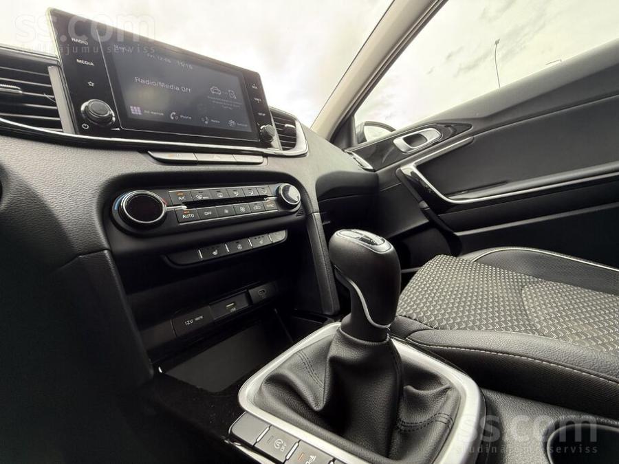 Pelēks Kia Ceed 2023 Jelgava, ar dzinēja tilpumu 1.50 L un nobraukumu 67 tūkst. km par 14900 €, foto 18 vietnē AUTOMOTO.COM.LV