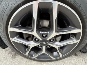 Pelēks Kia Ceed 2023 Jelgava, ar dzinēja tilpumu 1.50 L un nobraukumu 67 tūkst. km par 14900 €, foto 25 vietnē AUTOMOTO.COM.LV