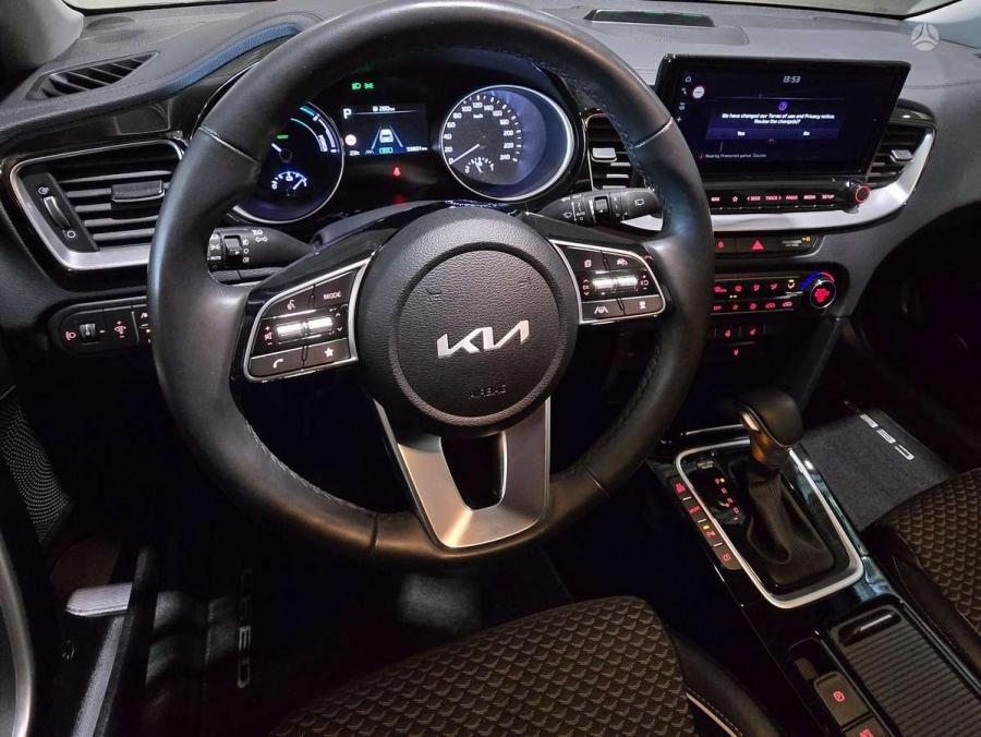 Pelēks Kia Ceed 2023 Šauļi, ar dzinēja tilpumu 1.58 L un nobraukumu 60 tūkst. km par 18900 €, foto 31 vietnē AUTOMOTO.COM.LV