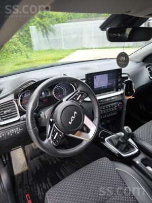 Grey Kia Ceed 2023 in Riga, with an engine capacity of 1.50 L and mileage of 66 thousand km for 15500 €, photo 7 on AUTOMOTO.COM.LV