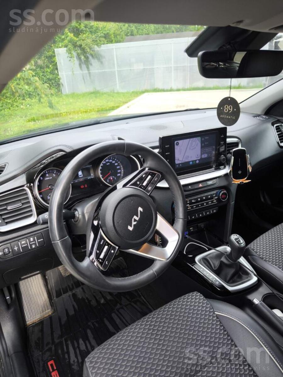 Grey Kia Ceed 2023 in Riga, with an engine capacity of 1.50 L and mileage of 66 thousand km for 15500 €, photo 7 on AUTOMOTO.COM.LV