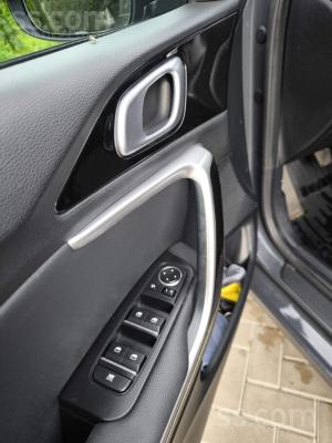 Grey Kia Ceed 2023 in Riga, with an engine capacity of 1.50 L and mileage of 66 thousand km for 15500 €, photo 9 on AUTOMOTO.COM.LV