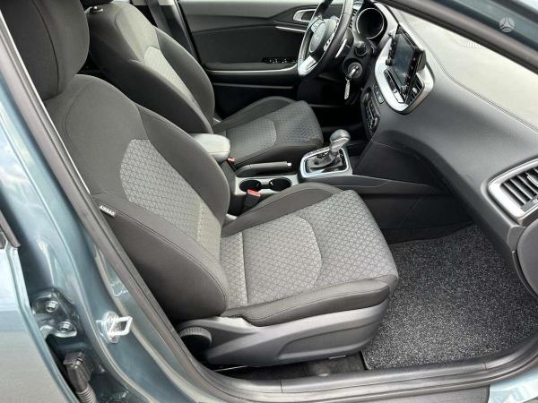 Grey Kia Ceed 2023 in Vilnius, with an engine capacity of 1.50 L and mileage of 80 thousand km for 16500 €, photo 4 on AUTOMOTO.COM.LV