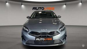 Grey Kia Ceed 2023 in Vilnius, with an engine capacity of 1.48 L and mileage of 49 thousand km for 19989 €, photo 3 on AUTOMOTO.COM.LV