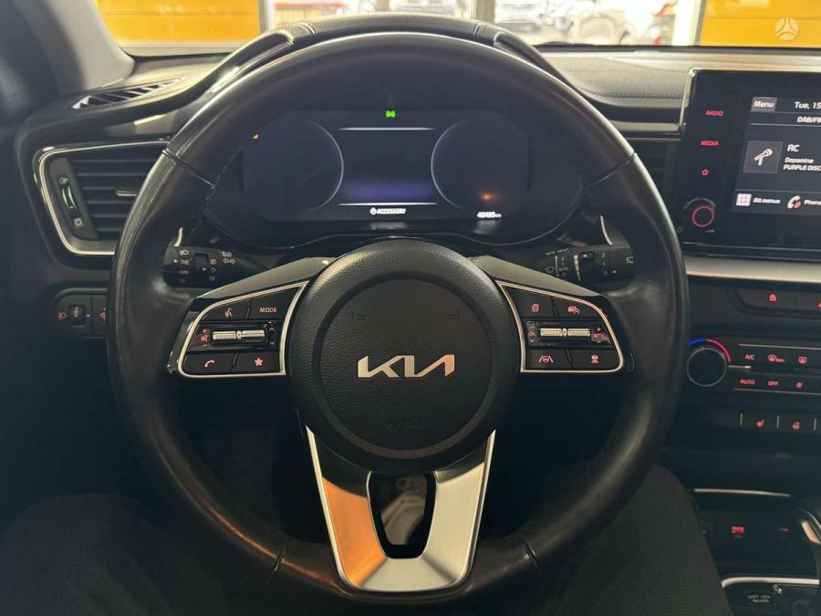 Grey Kia Ceed 2023 in Vilnius, with an engine capacity of 1.48 L and mileage of 49 thousand km for 19989 €, photo 9 on AUTOMOTO.COM.LV