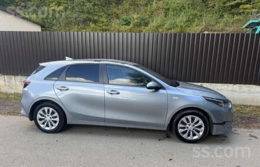 Grey Kia Ceed 2023 in Bauska, with an engine capacity of 1.00 L and mileage of 76 thousand km for 7455 €, photo 3 on AUTOMOTO.COM.LV