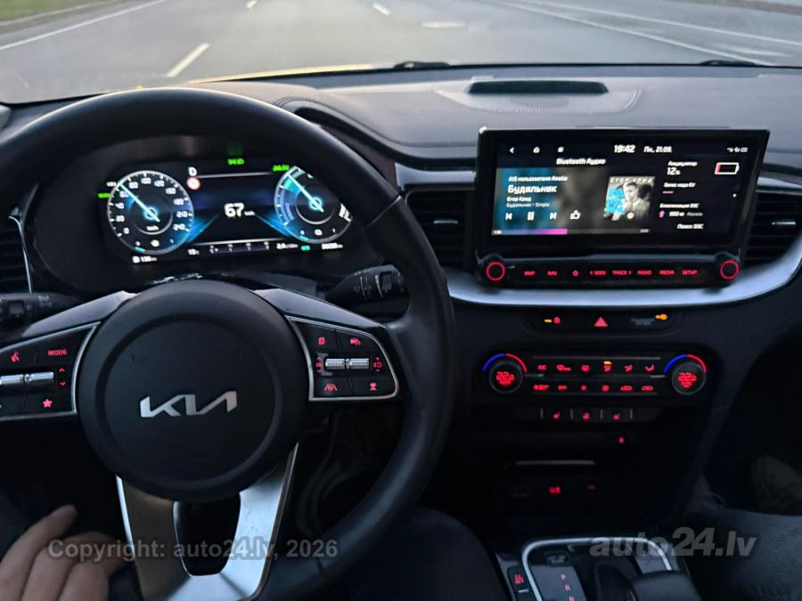 Pelēks Kia Ceed 2024 Tallina, ar dzinēja tilpumu 1.60 L un nobraukumu 31 tūkst. km par 19500 €, foto 18 vietnē AUTOMOTO.COM.LV