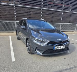 Pelēks Kia Ceed 2025 Rīga, ar dzinēja tilpumu 1.50 L un nobraukumu 20 tūkst. km par 23500 €, foto  vietnē AUTOMOTO.COM.LV