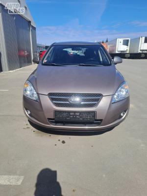 Kia Ceed 2007 Klaipėda, ar dzinēja tilpumu 1.60 L un nobraukumu 357 tūkst. km par 1950 €, foto 3 vietnē AUTOMOTO.COM.LV