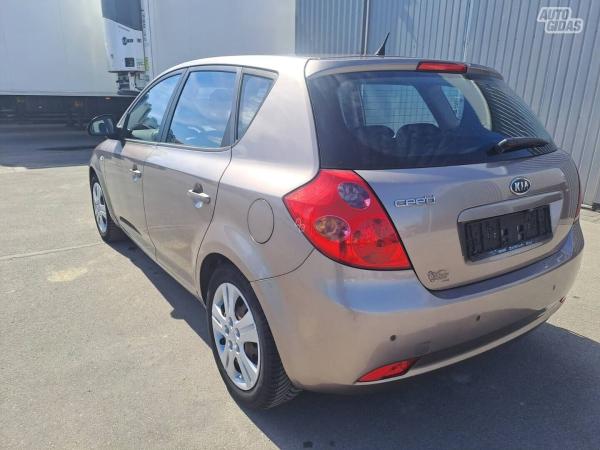 Kia Ceed 2007 Klaipėda, ar dzinēja tilpumu 1.60 L un nobraukumu 357 tūkst. km par 1950 €, foto 5 vietnē AUTOMOTO.COM.LV