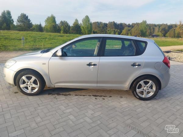 Kia Ceed 2007 in Druskininkai, with an engine capacity of 1.60 L and mileage of 275 thousand km for 1650 €, photo 6 on AUTOMOTO.COM.LV