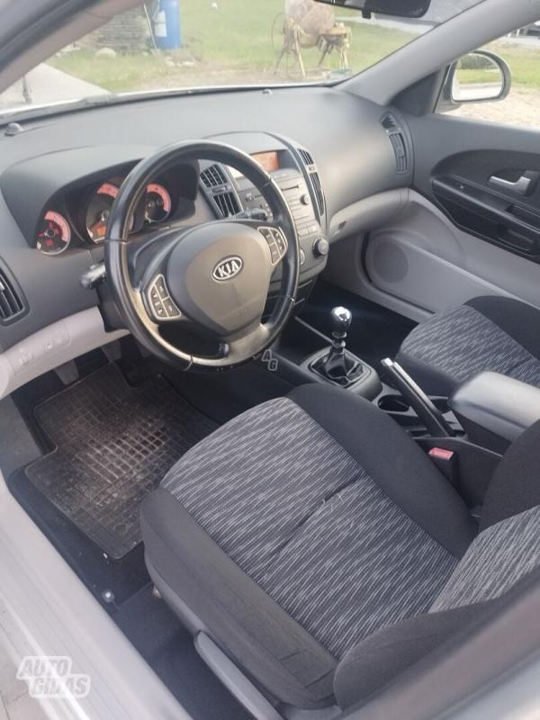 Kia Ceed 2007 in Druskininkai, with an engine capacity of 1.60 L and mileage of 275 thousand km for 1650 €, photo 10 on AUTOMOTO.COM.LV