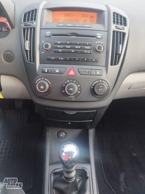 Kia Ceed 2007 in Druskininkai, with an engine capacity of 1.60 L and mileage of 275 thousand km for 1650 €, photo 13 on AUTOMOTO.COM.LV