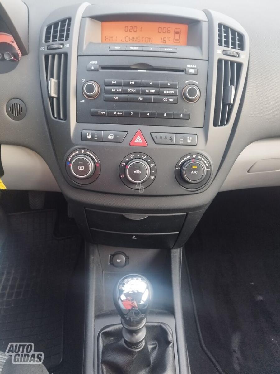 Kia Ceed 2007 in Druskininkai, with an engine capacity of 1.60 L and mileage of 275 thousand km for 1650 €, photo 13 on AUTOMOTO.COM.LV