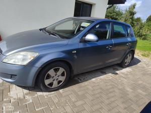 Kia Ceed 2007 in Vilnius, with an engine capacity of 1.60 L and mileage of 242 thousand km for 600 €, photo 3 on AUTOMOTO.COM.LV
