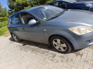 Kia Ceed 2007 in Vilnius, with an engine capacity of 1.60 L and mileage of 242 thousand km for 600 €, photo 4 on AUTOMOTO.COM.LV