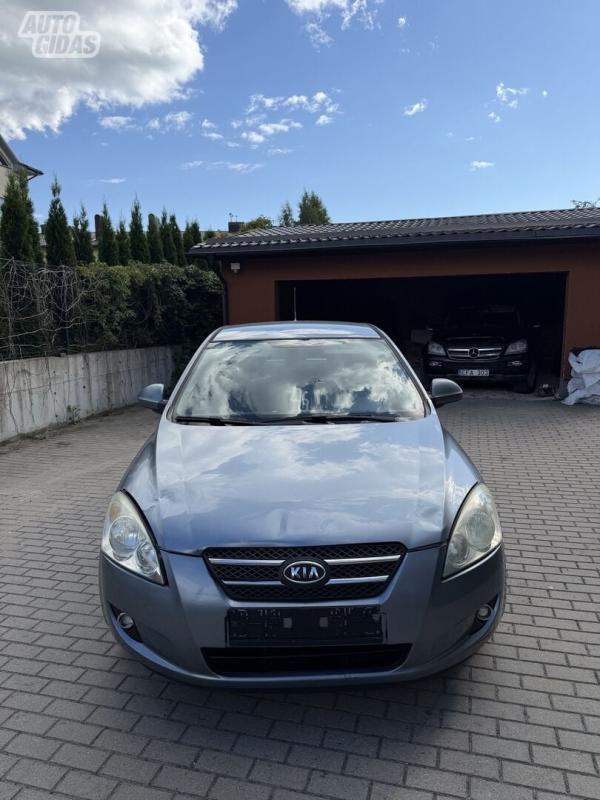 Kia Ceed 2007 in Vilnius, with an engine capacity of 1.40 L and mileage of 155 thousand km for 1500 €, photo 3 on AUTOMOTO.COM.LV