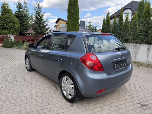 Kia Ceed 2007 in Vilnius, with an engine capacity of 1.40 L and mileage of 155 thousand km for 1500 €, photo 8 on AUTOMOTO.COM.LV