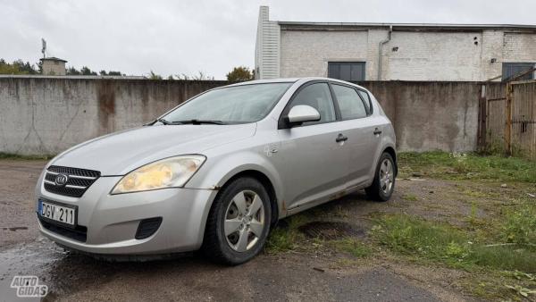 Киа Сид 2007 в Вильнюс на AUTOMOTO.COM.LV Киа Сид 2007 в Вильнюс, объемом двигателя 1.60 л и пробегом 413 тыс. км за 650 €, фото 1 на AUTOMOTO.COM.LV