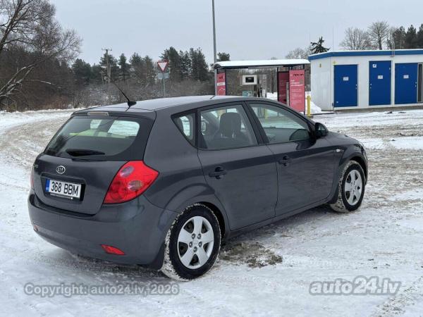 Kia Ceed 2008 in Narva, with an engine capacity of 1.40 L and mileage of 119 thousand km for 2600 €, photo 3 on AUTOMOTO.COM.LV