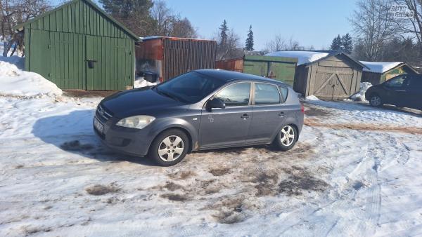 Kia Ceed 2008 in Panevezys, with an engine capacity of 1.40 L and mileage of 250 thousand km for 500 €, photo 1 on AUTOMOTO.COM.LV