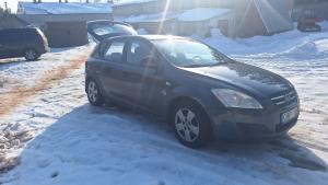 Kia Ceed 2008 in Panevezys, with an engine capacity of 1.40 L and mileage of 250 thousand km for 500 €, photo 11 on AUTOMOTO.COM.LV
