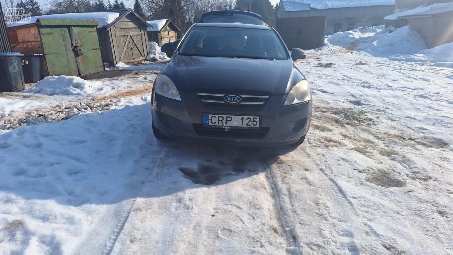 Kia Ceed 2008 in Panevezys, with an engine capacity of 1.40 L and mileage of 250 thousand km for 500 €, photo 12 on AUTOMOTO.COM.LV