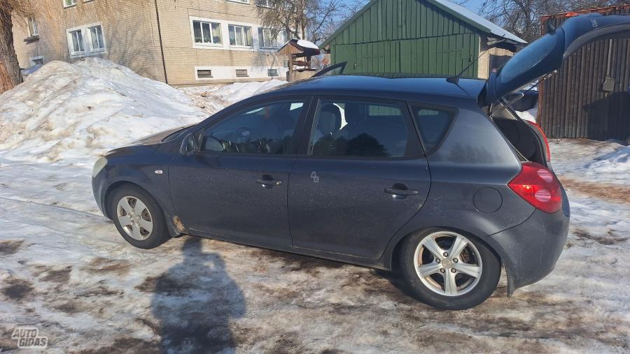 Kia Ceed 2008 in Panevezys, with an engine capacity of 1.40 L and mileage of 250 thousand km for 500 €, photo 15 on AUTOMOTO.COM.LV